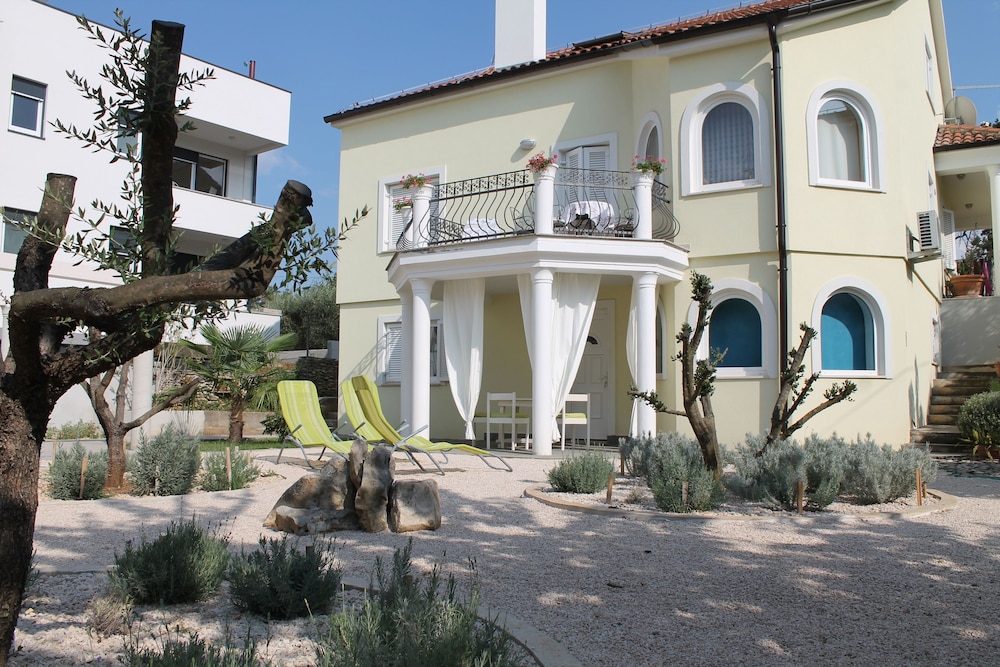 Villa Mandolina Apartments - Zadar