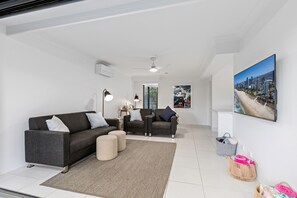Apartamento standard, 1 quarto, varanda, no piso térreo | Individualmente decorados, individualmente mobiliados