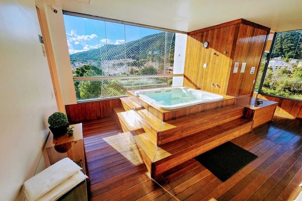 Banheira de hidromassagem exterior