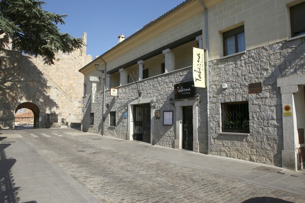 Hotel Arco San Vicente - Ávila