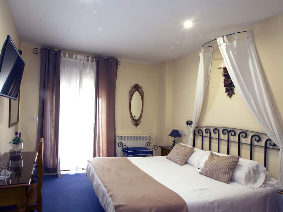 Double Room, 1 Double Bed | Secretária, Wi-fi grátis, roupa de cama fornecida