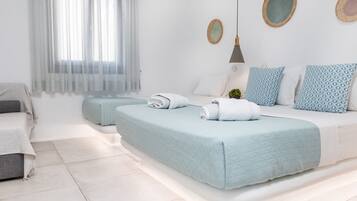Quarto Triplo | Roupa de alta qualidade, cofre com capacidade para portátil