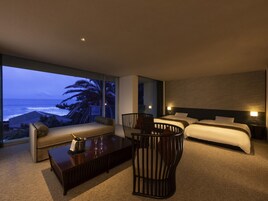Quarto quádruplo, para não fumantes (68 sqm - Ocean View) | Edredons de pluma, cofres nos quartos, Wi-Fi de cortesia, roupa de cama