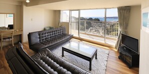 Condo standard, para não fumantes (Run of the House) | Escrivaninha, espaço de trabalho para notebook, cortinas blackout