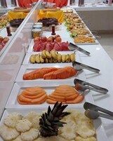 Café da manhã com buffet grátis todos os dias