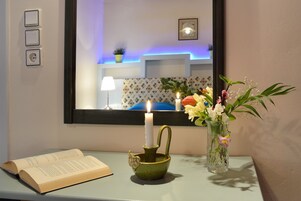 Lençóis italianos Frette, roupa de alta qualidade, cofre no quarto 