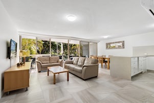 Apartamento Standard, 2 quartos, não fumadores, cozinha | Sala de estar | TV plasma