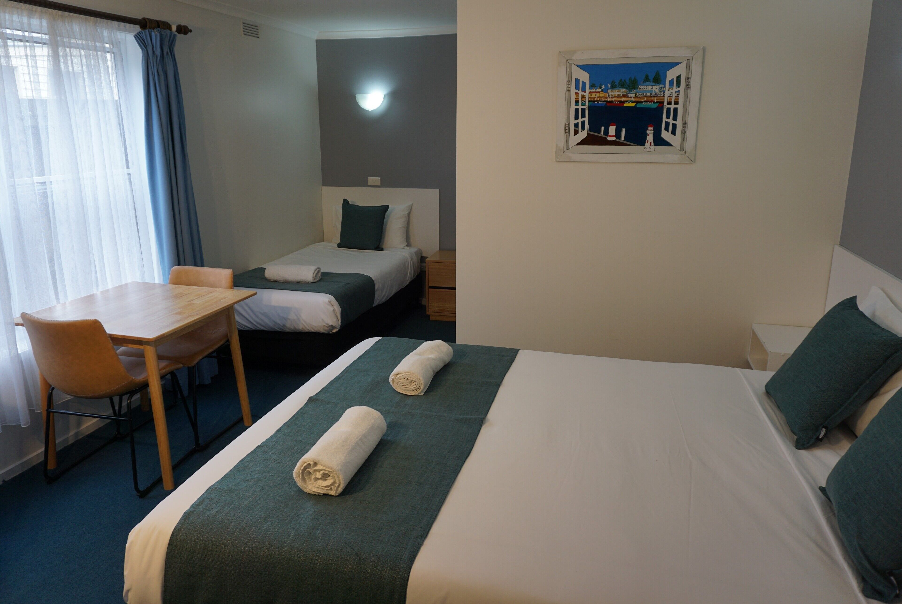 Quarto Twin | Secretária, ferro/tábua de engomar, Wi-fi grátis 