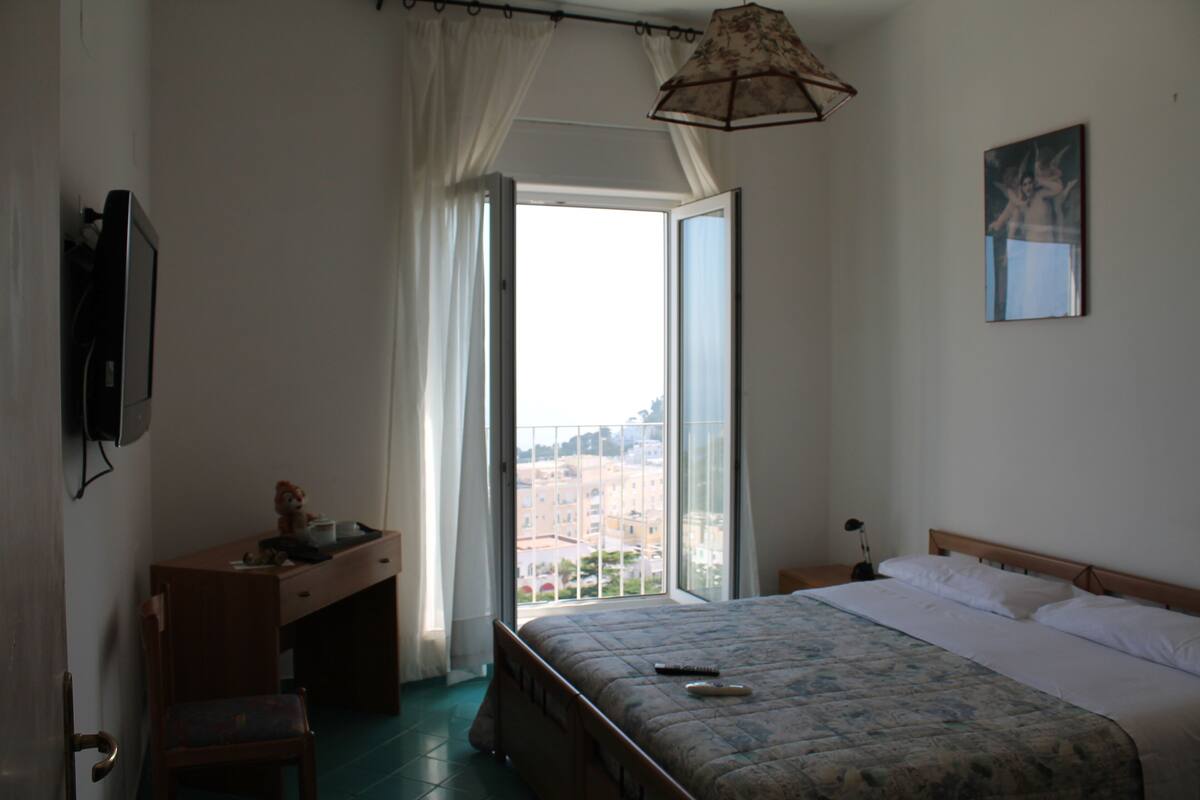 Minibar, cofre no quarto, berços/camas para crianças, Wi-fi grátis 