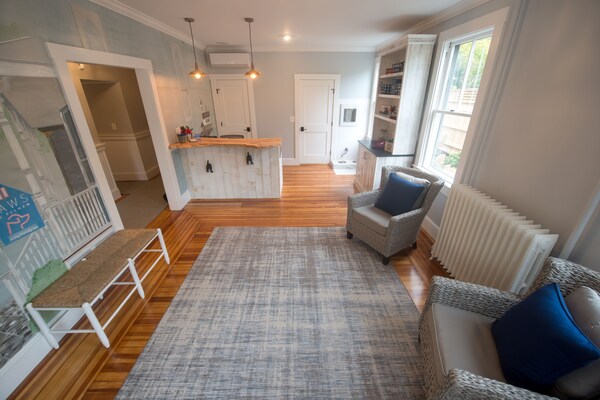 Paws On Pelham - Rhode Island