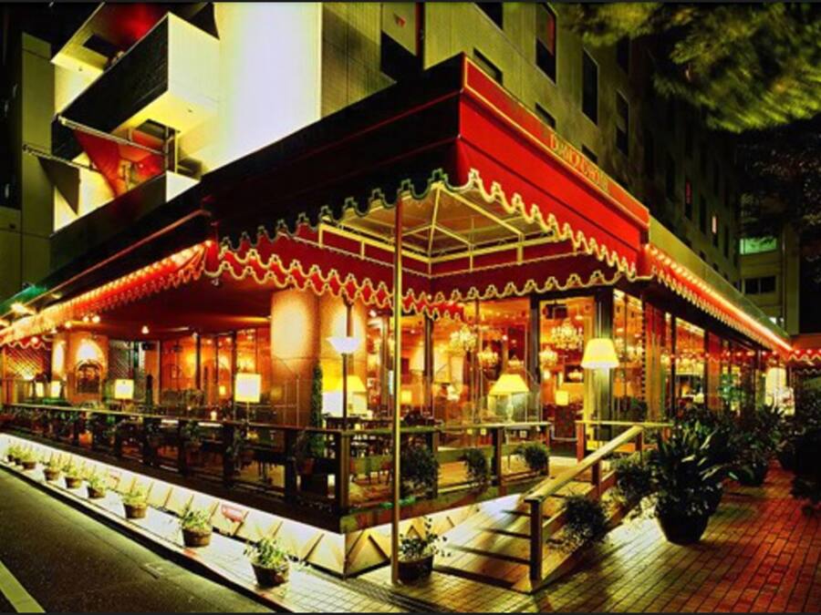 2 restaurantes: servem pequenos-almoços e almoços