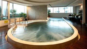 Piscina interior, piscina exterior