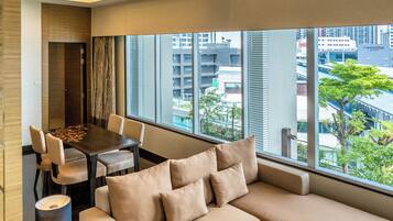 Presidential Suite | Roupa hipoalergénica, minibar, cofre no quarto, secretária