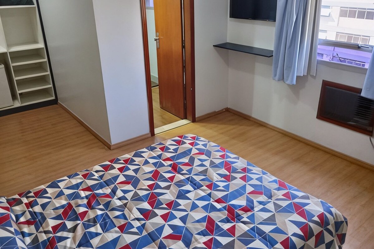 Minibar, cofre no quarto, quartos insonorizados, Wi-fi grátis 