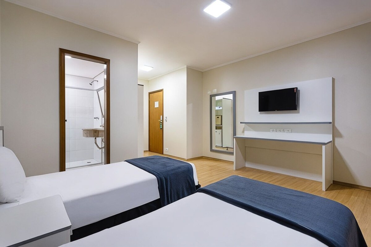 Minibar, cofre no quarto, quartos insonorizados, Wi-fi grátis 