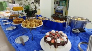 Pequenos-almoços e jantares servidos 