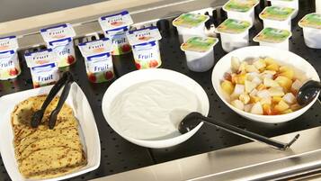 Pequeno-almoço tipo buffet diário (11.90 EUR por pessoa)