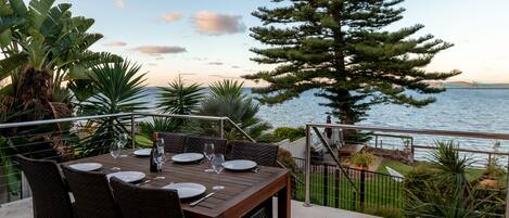 Villa Standard, 2 quartos (Waterfront) | Terraço/pátio interior