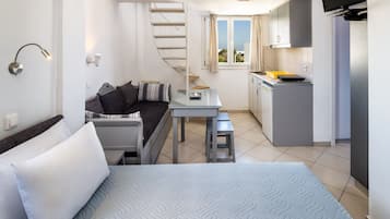 Apartamento Familiar (maisonette) | Cozinha privada | Um frigorífico, uma placa de cozinha, uma chaleira elétrica