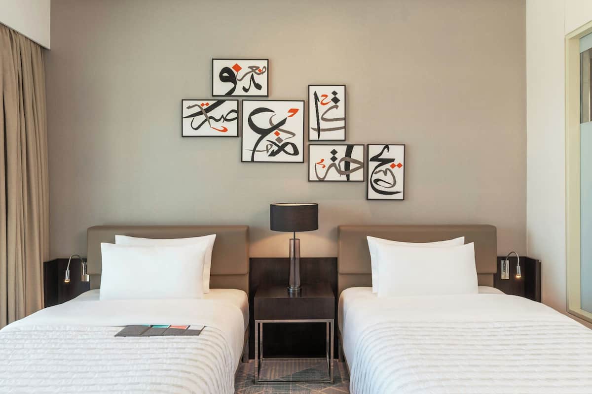 Quarto superior, 2 camas de solteiro | 1 quarto, roupas de cama antialérgicas, edredons de pluma