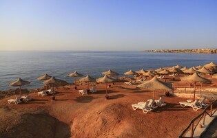 Uma praia privada nas proximidades, praia de areia branca, mergulho 