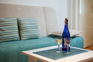 Apartamento urbano, 3 quartos, cozinha | Área de estar | TV