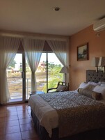 Quarto Deluxe, 1 cama queen-size, varanda | Vista do quarto