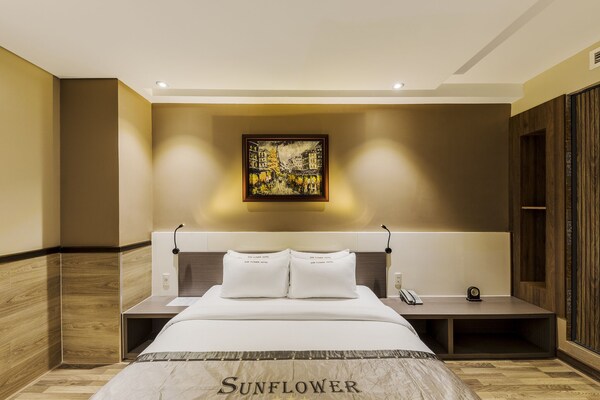 Sunflower Luxury Hotel - Ho Chi Minh City
