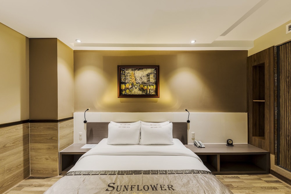 Sunflower Cbq Hotel - Ho Chi Minh