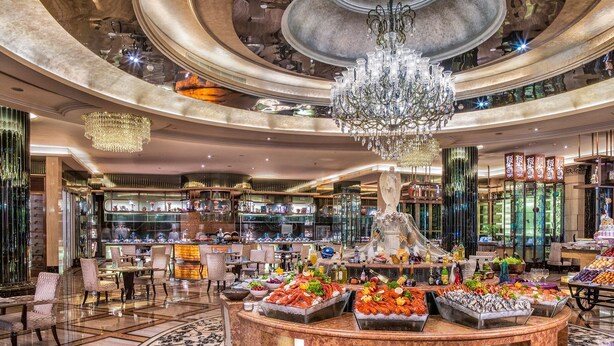 2 restaurantes: servem pequenos-almoços, almoços e jantares