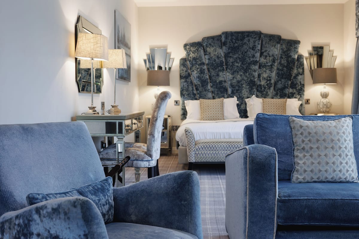 Suite Executiva | Cofre no quarto, secretária, cortinas/cortinados opacos