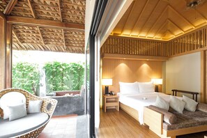Villa Elite, banheira de hidromassagem | Minibar, cofre no quarto, secretária, quartos insonorizados 