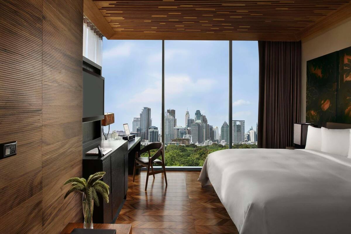 Suite Club, 1 quarto (Park or City View, Club Benefits) | Roupa de alta qualidade, minibar grátis, cofre no quarto, secretária 