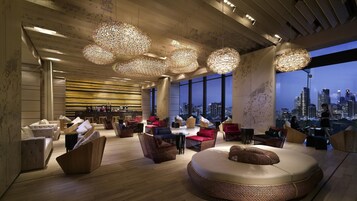 2 bares/lounges, este bar no terraço do hotel 