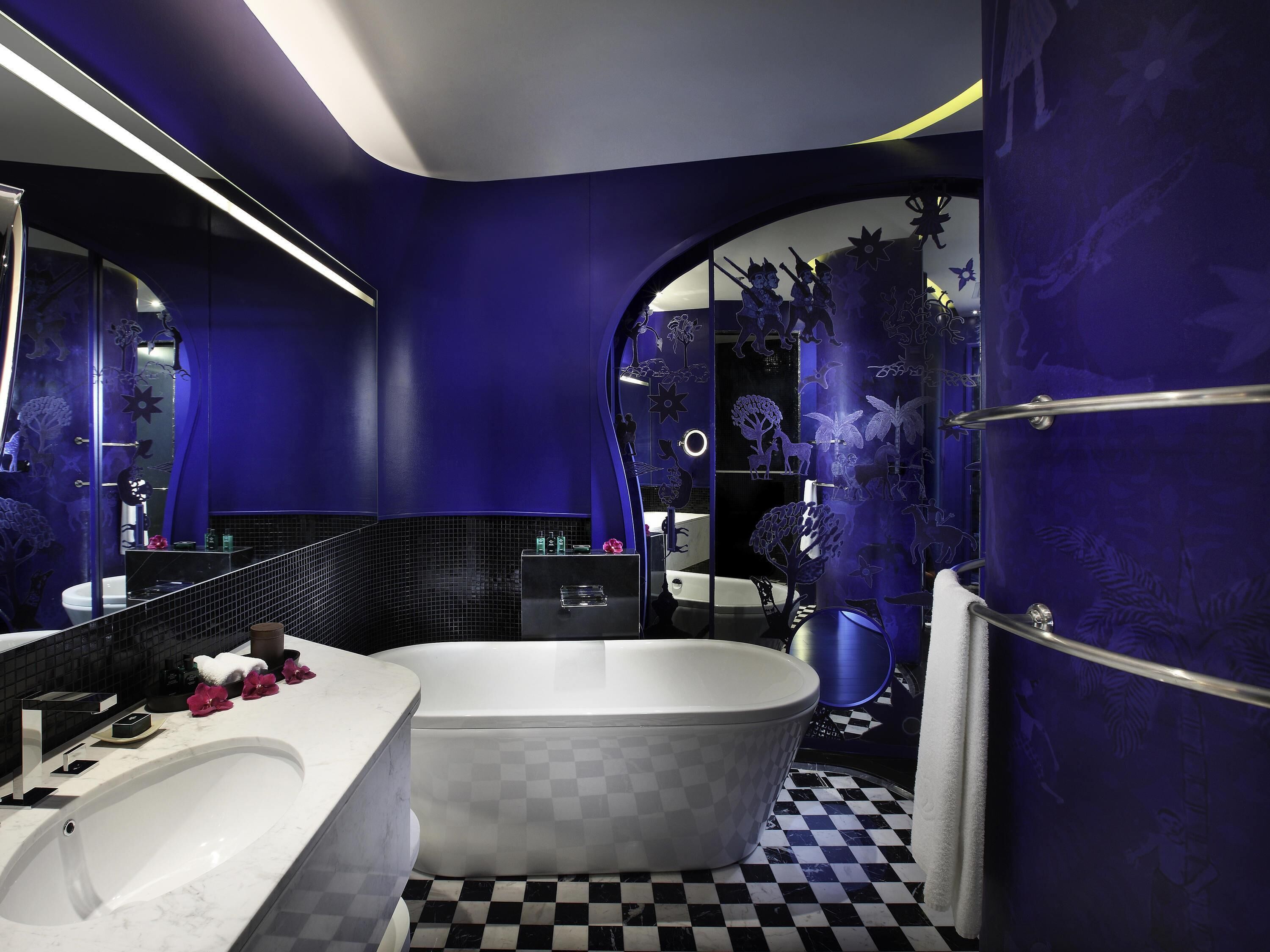 Roupa de alta qualidade, minibar grátis, cofre no quarto 
