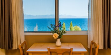 Estúdio, vista para o mar | Roupa de alta qualidade, camas de colchão viscoelástico, minibar
