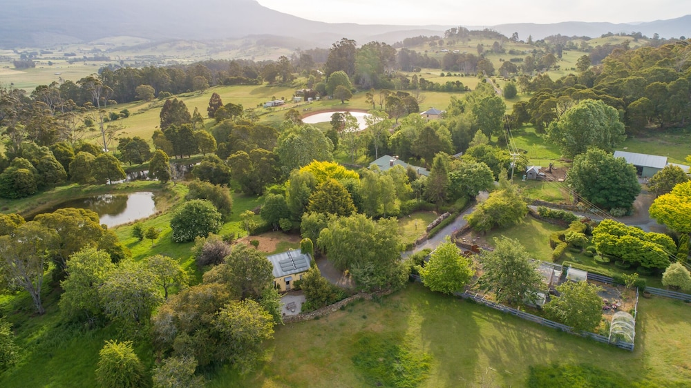Blackwood Park Cottages - Mole Creek