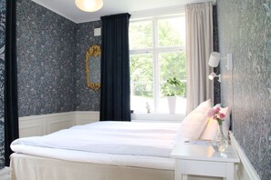 Quarto casal | Wi-Fi de cortesia, roupa de cama