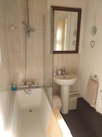 Suite, casa de banho anexa (2 Adults and 1 Child) | Casa de banho