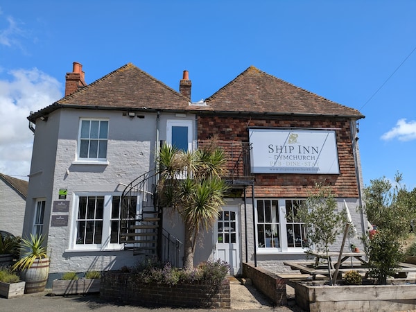 The Ship Inn - Camber Sands