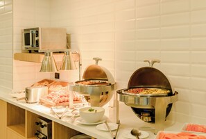 Pequeno-almoço tipo buffet diário incluído 