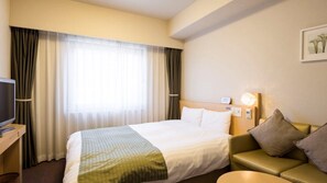 Escrivaninha, cortinas blackout, quartos à prova de som