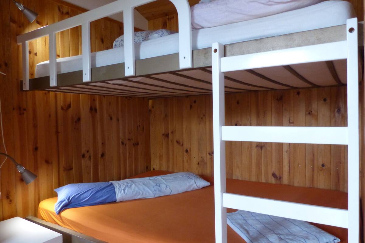 Cabana de Madeira Familiar, 2 quartos | Quarto temático para crianças