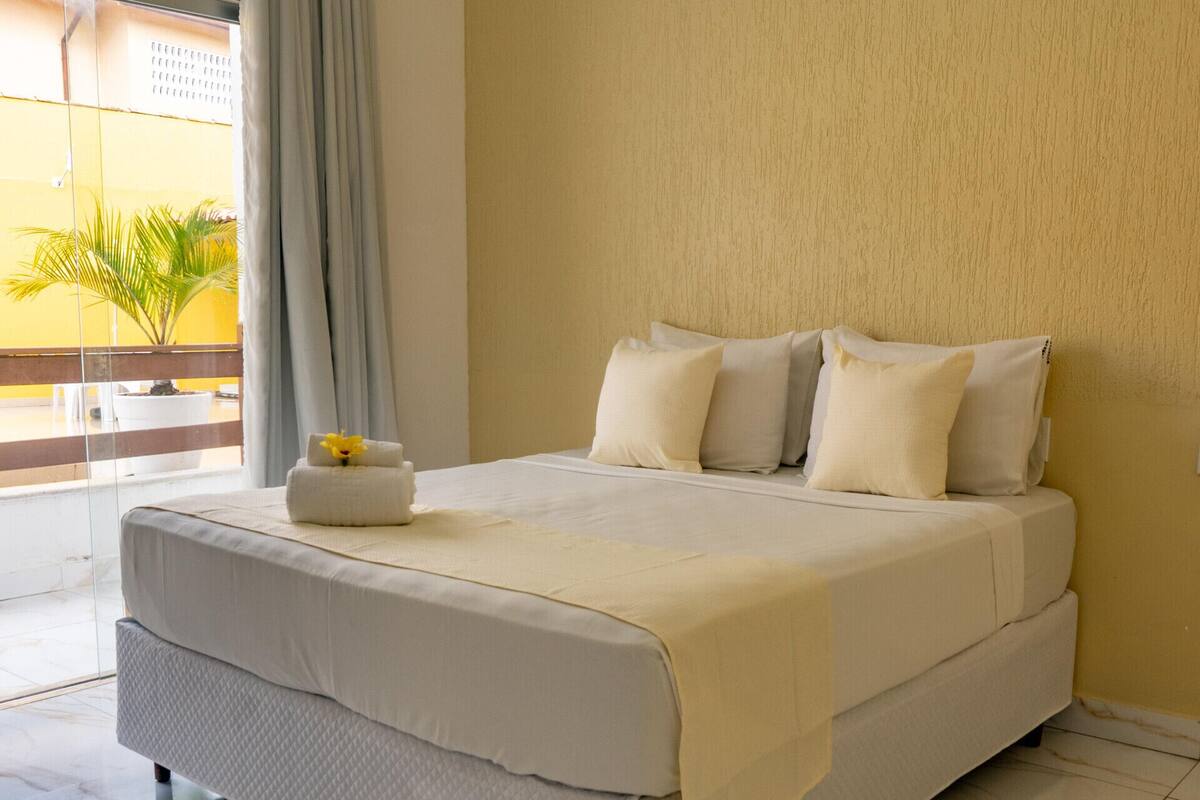 Minibar, cofre no quarto, cortinas/cortinados opacos 