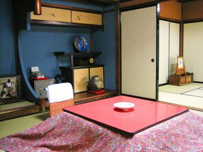 Quarto Familiar, casa de banho partilhada (Japanese Style) | Minibar, Wi-fi grátis 