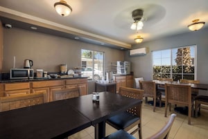 Pequeno-almoço takeaway diário incluído