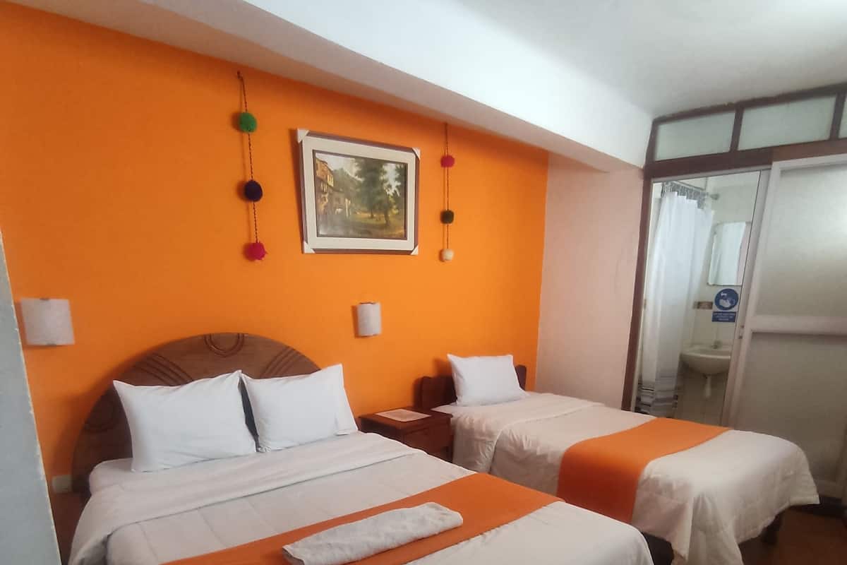 Quarto família | Cortinas blackout, Wi-Fi de cortesia