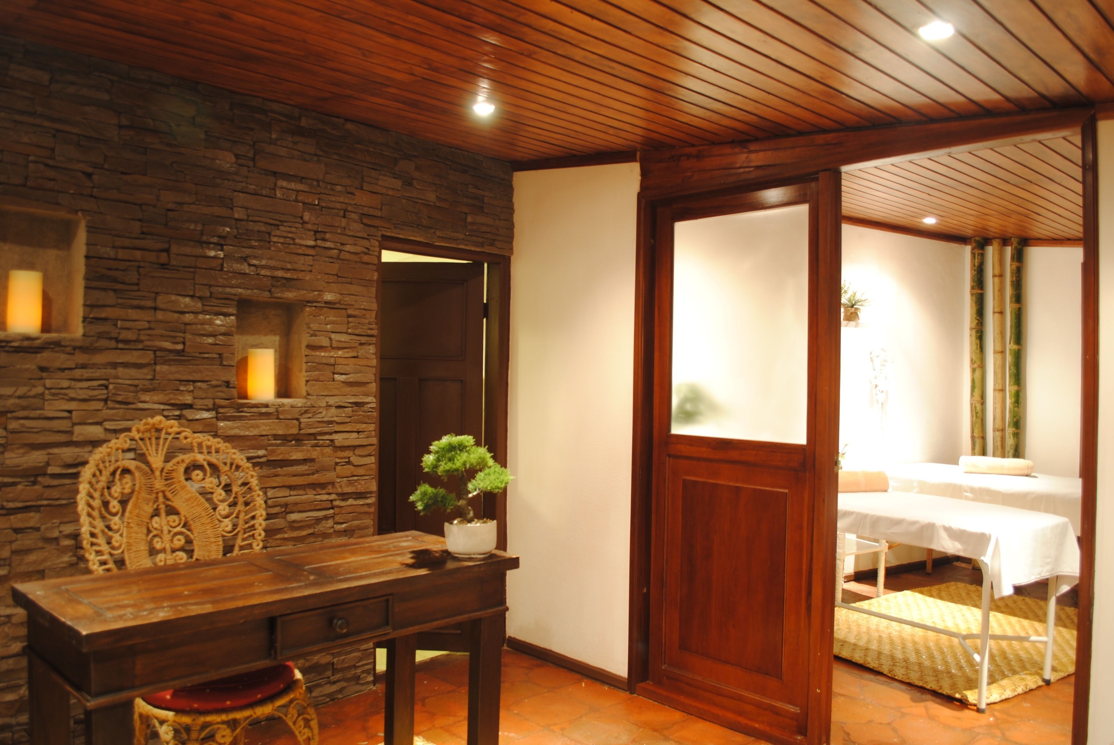 Sala(s) para tratamentos a casais, sauna, banheira de hidromassagem 