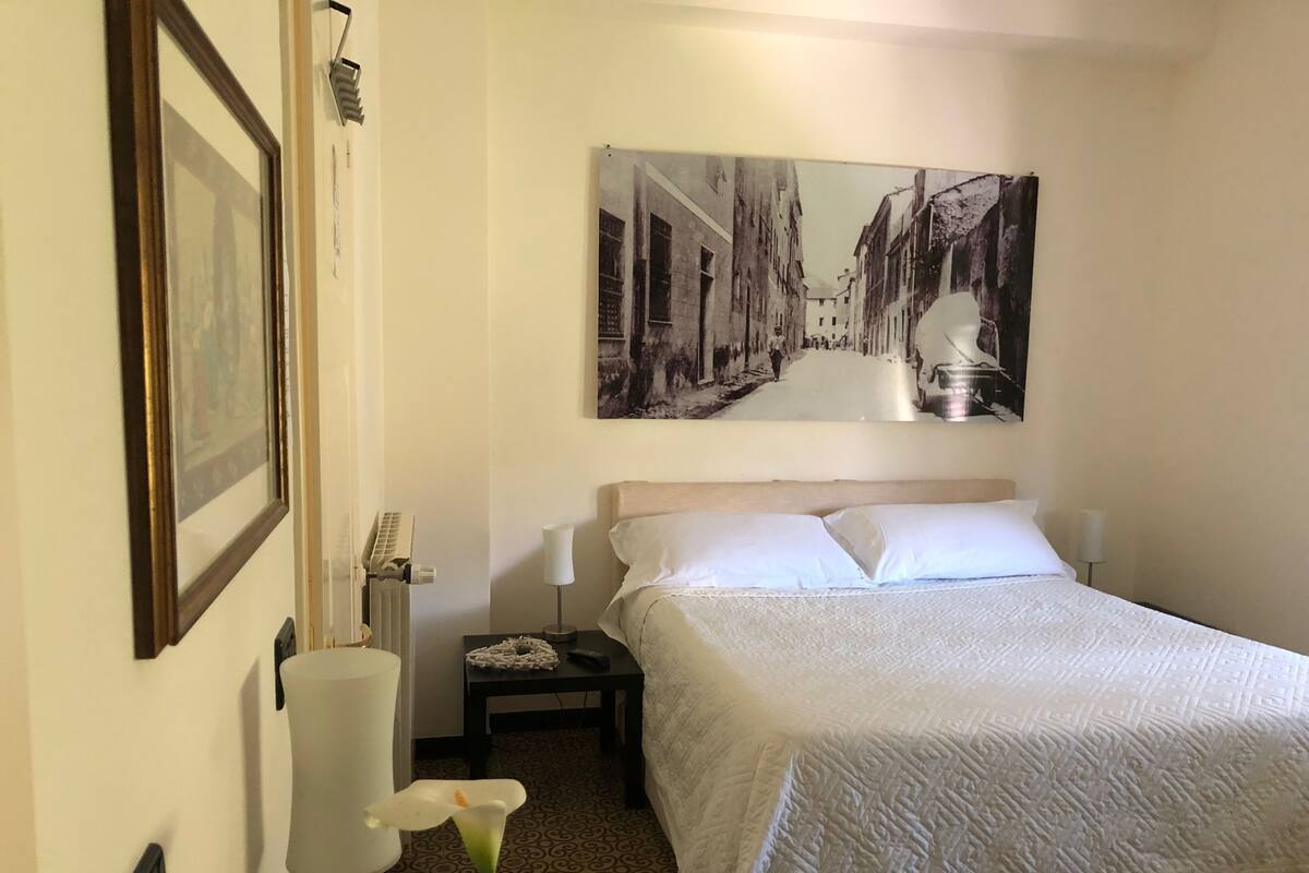 Quarto Triplo Clássico | Wi-fi grátis, roupa de cama fornecida