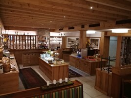 Pequeno-almoço tipo buffet diário incluído 